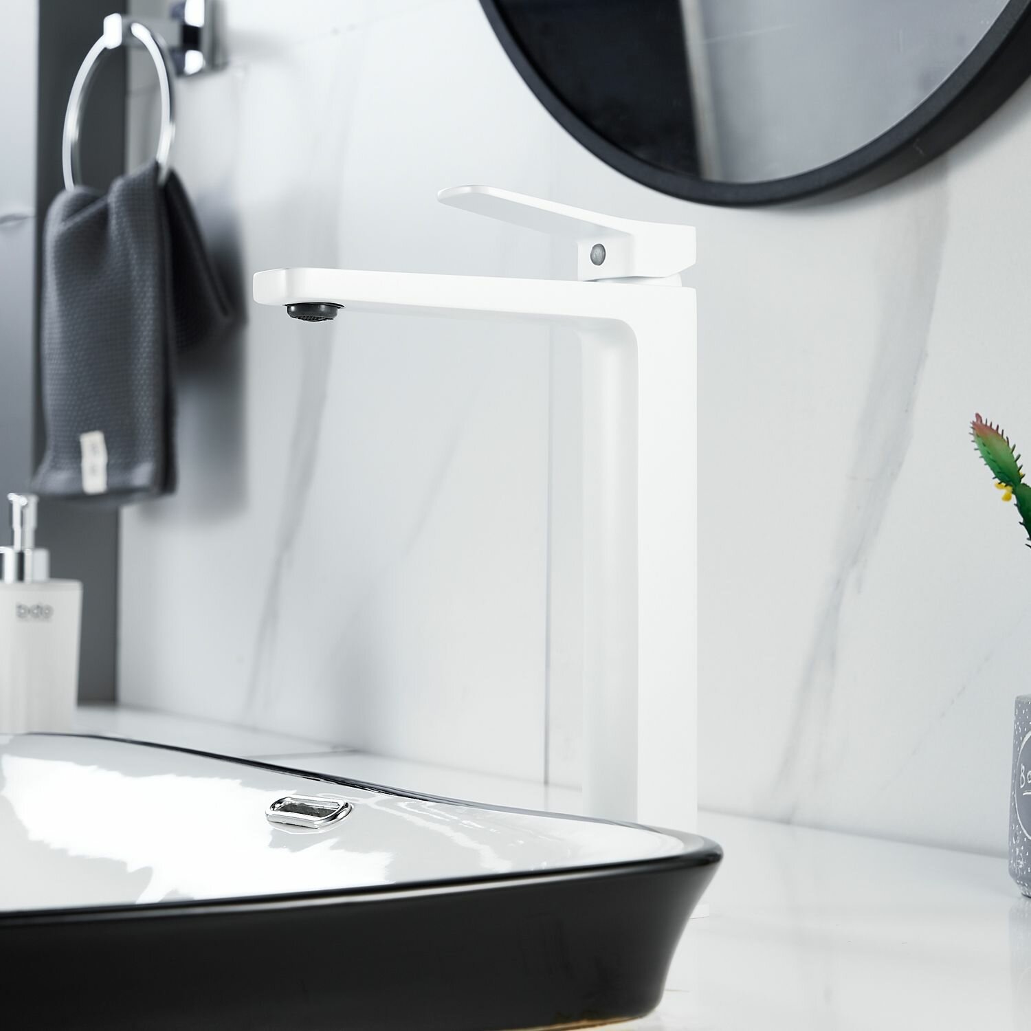 Смеситель для раковины-чаши белый