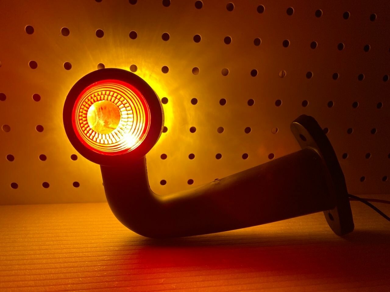 Фонарь габаритный задний боковой прицепа шмитц SCHMITZ л/п