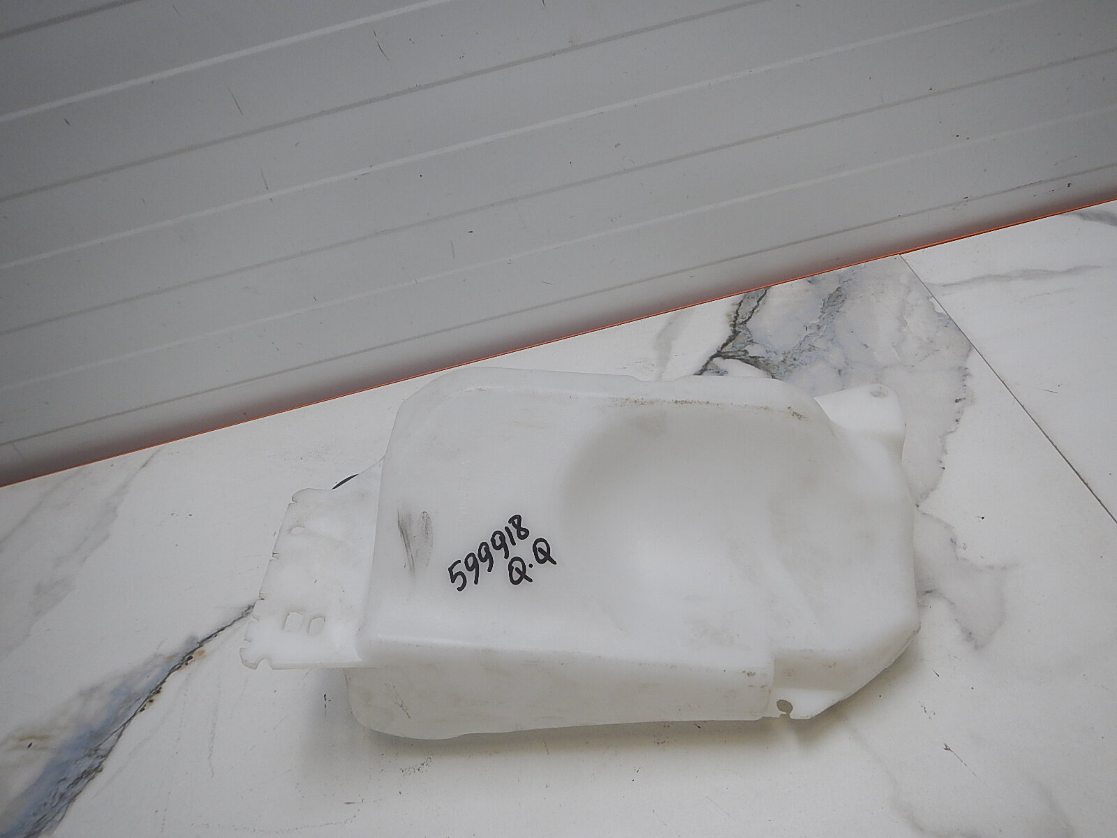 Б/У Бачок омывателя лобового стекла, Nissan (Ниссан)-QUASHQAI (07-) NISSAN QUASHQAI (07-) Дубликат, без видимых поврежде...