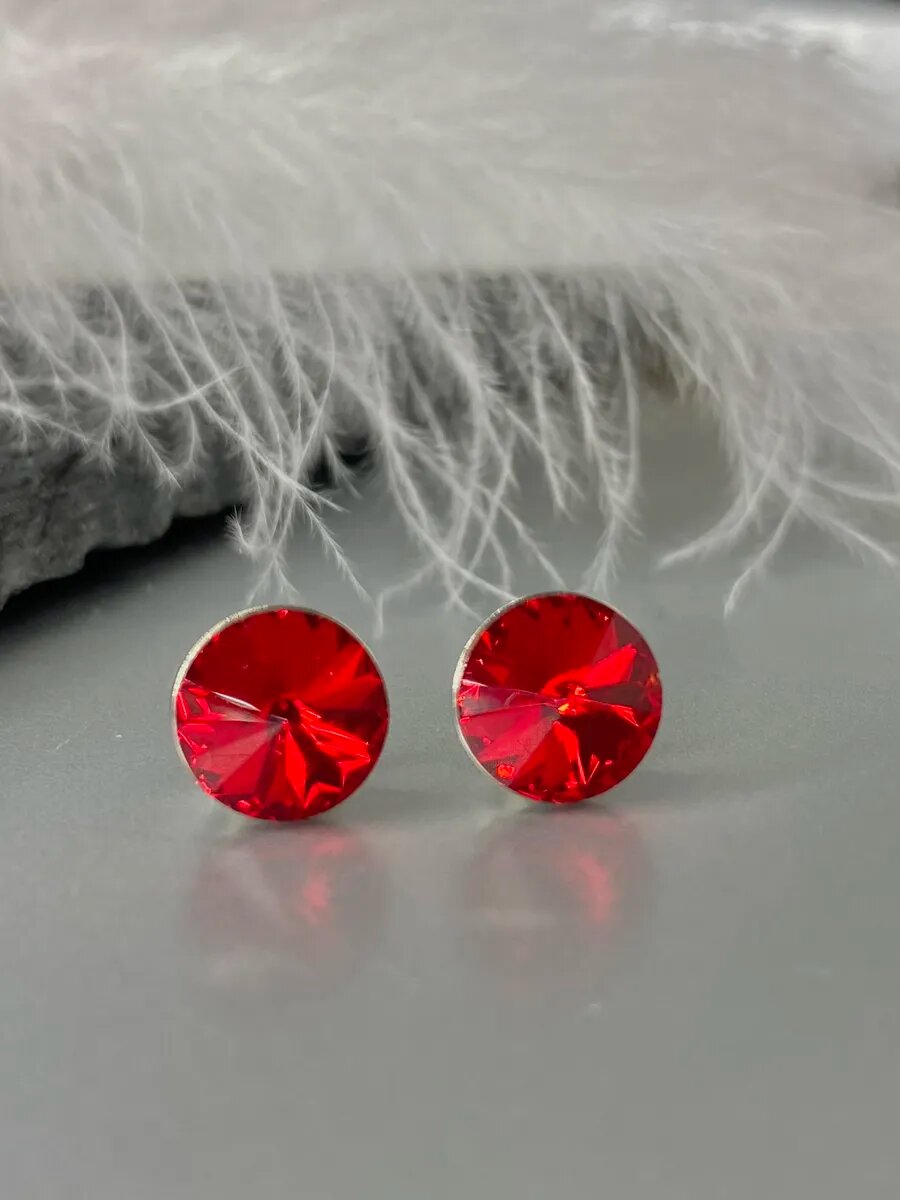 Серьги пусеты Amante crystal, кристаллы Swarovski, размер 8 мм, красный — фото 1