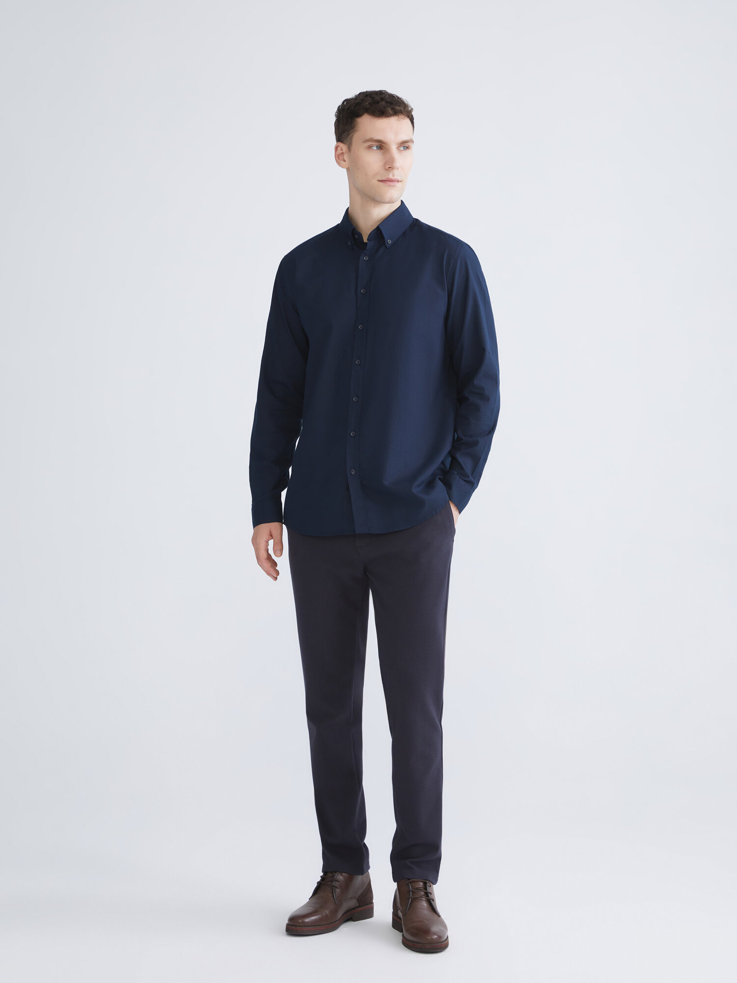 Брюки чинос