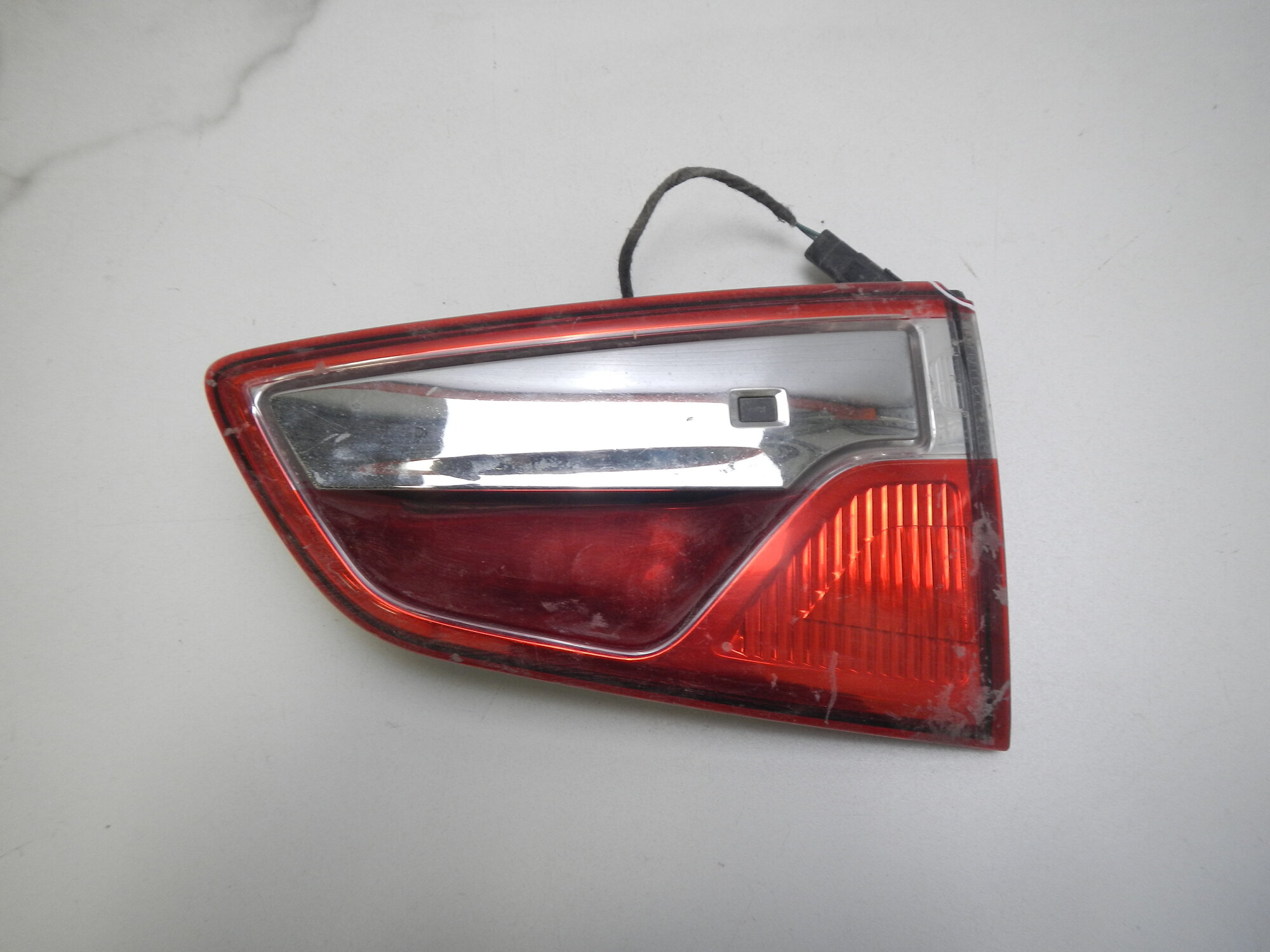 Б/У Фонарь задний внутренний правый, Ford (Форд)-ECOSPORT (13-) FORD ECOSPORT (13-) Царапины, скол стекла. 630236 FORD а...