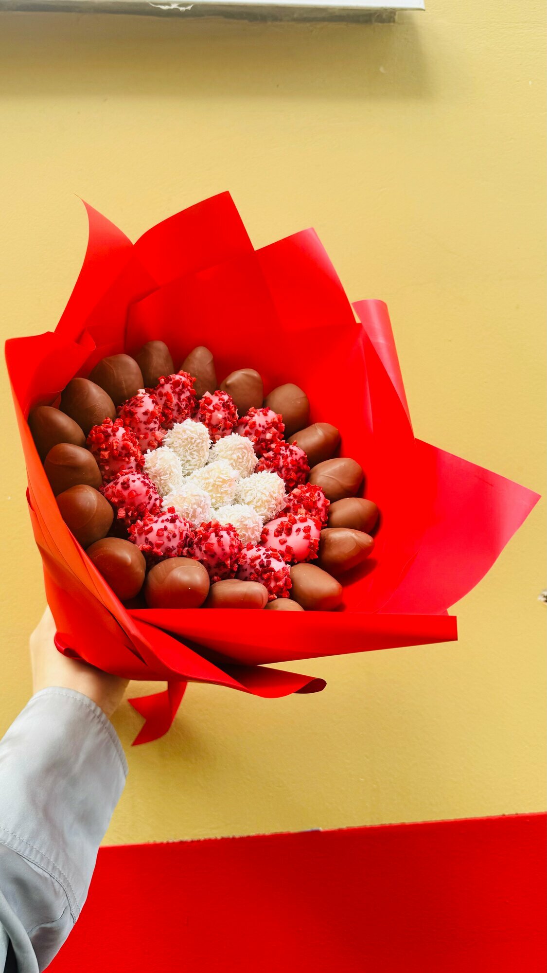 Букет из клубники в бельгийском шоколаде «Клубничный роман» (36 ягод)