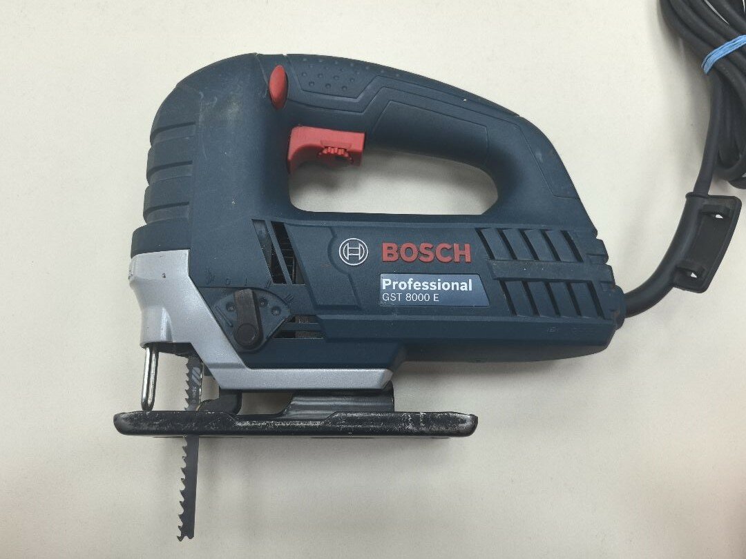 Электрический лобзик Bosch GST 8000 E 060158H000, 710 Вт, 3100 ходов/мин, синий