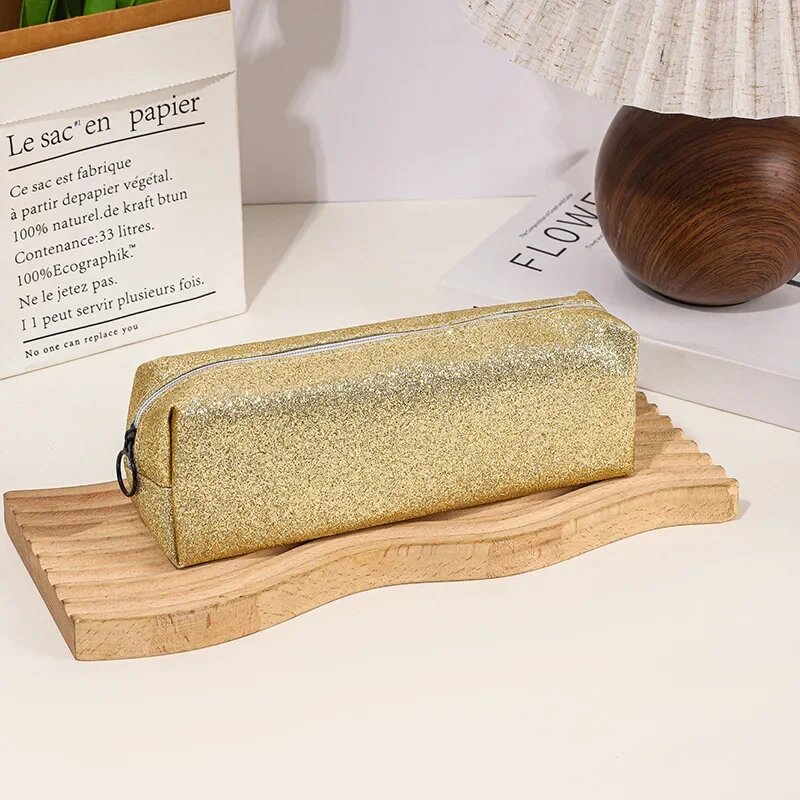 Большой блестящий пенал gold