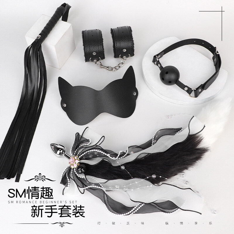 Набор для БДСМ с котиками: маска, наручники, плеть и мундштук для взрослых Размер：Комплект из 4 деталей с котиками +