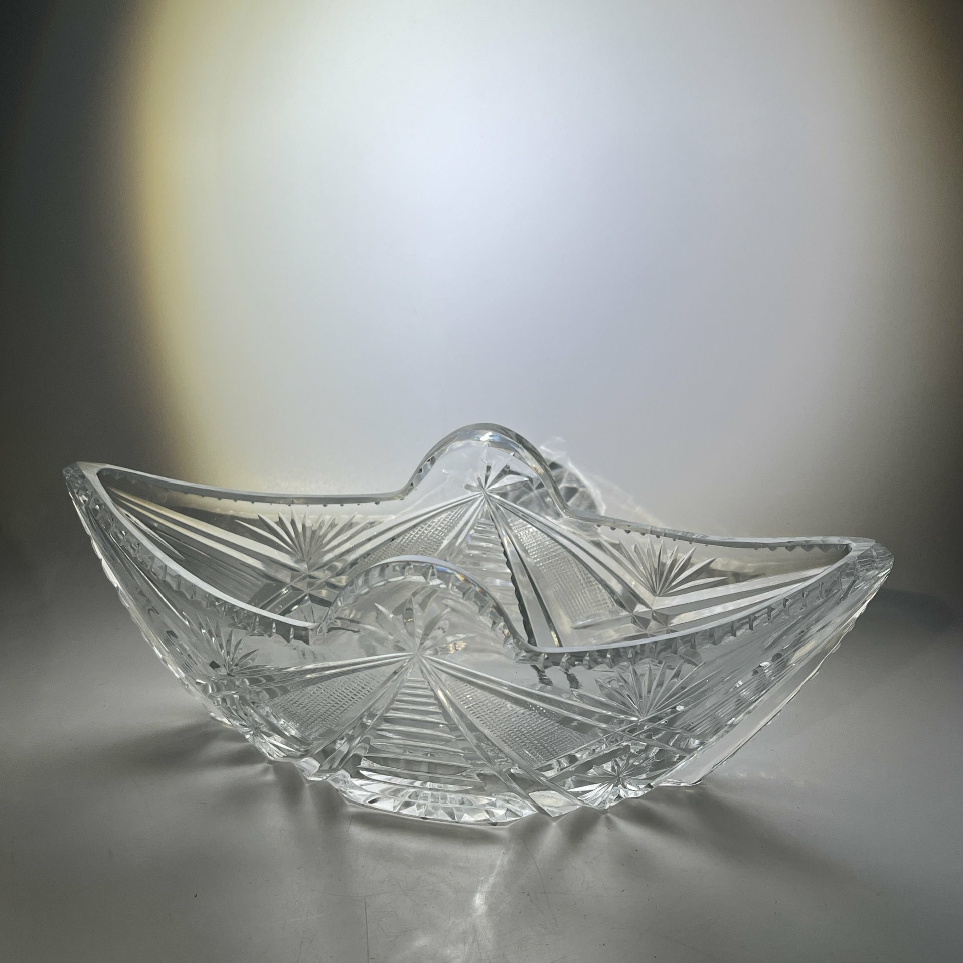 Салатник-ладья с резным геометрическим декором, хрусталь, СССР, 1970-1990 гг.