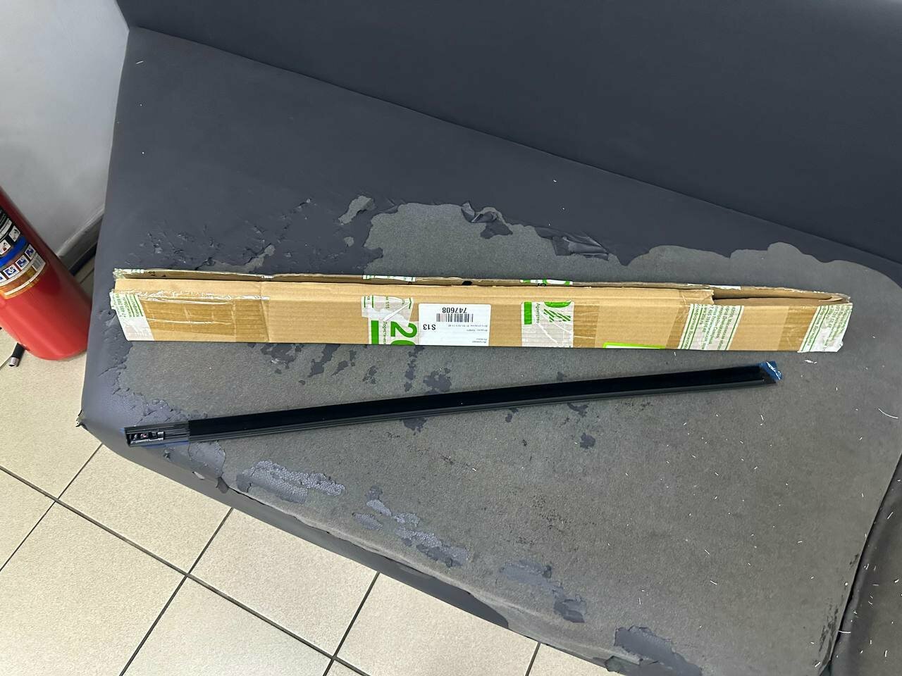 Уплотнитель стекла наружний передней левой двери CHERY 554000260AA