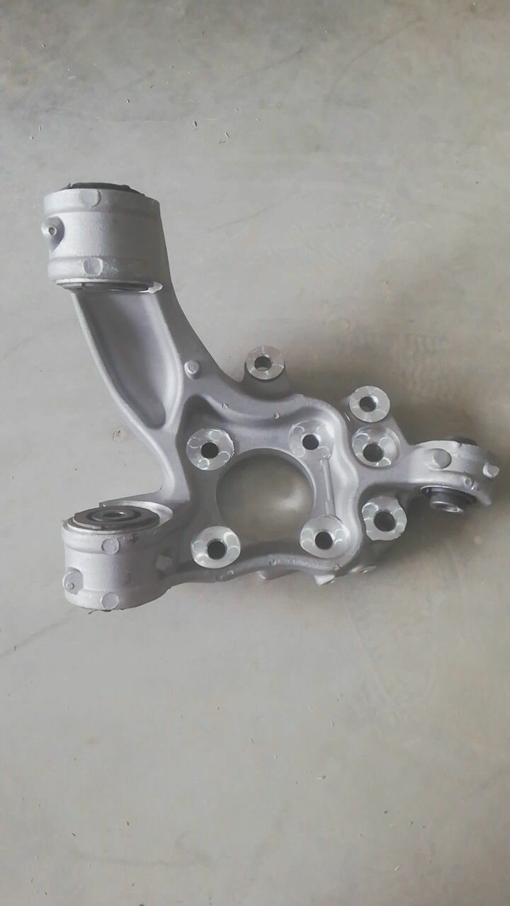 Кулак задней подвески правый 4 2 Haval H6 [1.5 16V 6MT внедорожник 4X2 бензин] 3301320XKZ16A