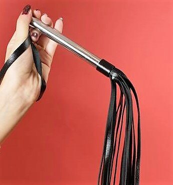 Плеть из кожи с металлической ручкой, 54015