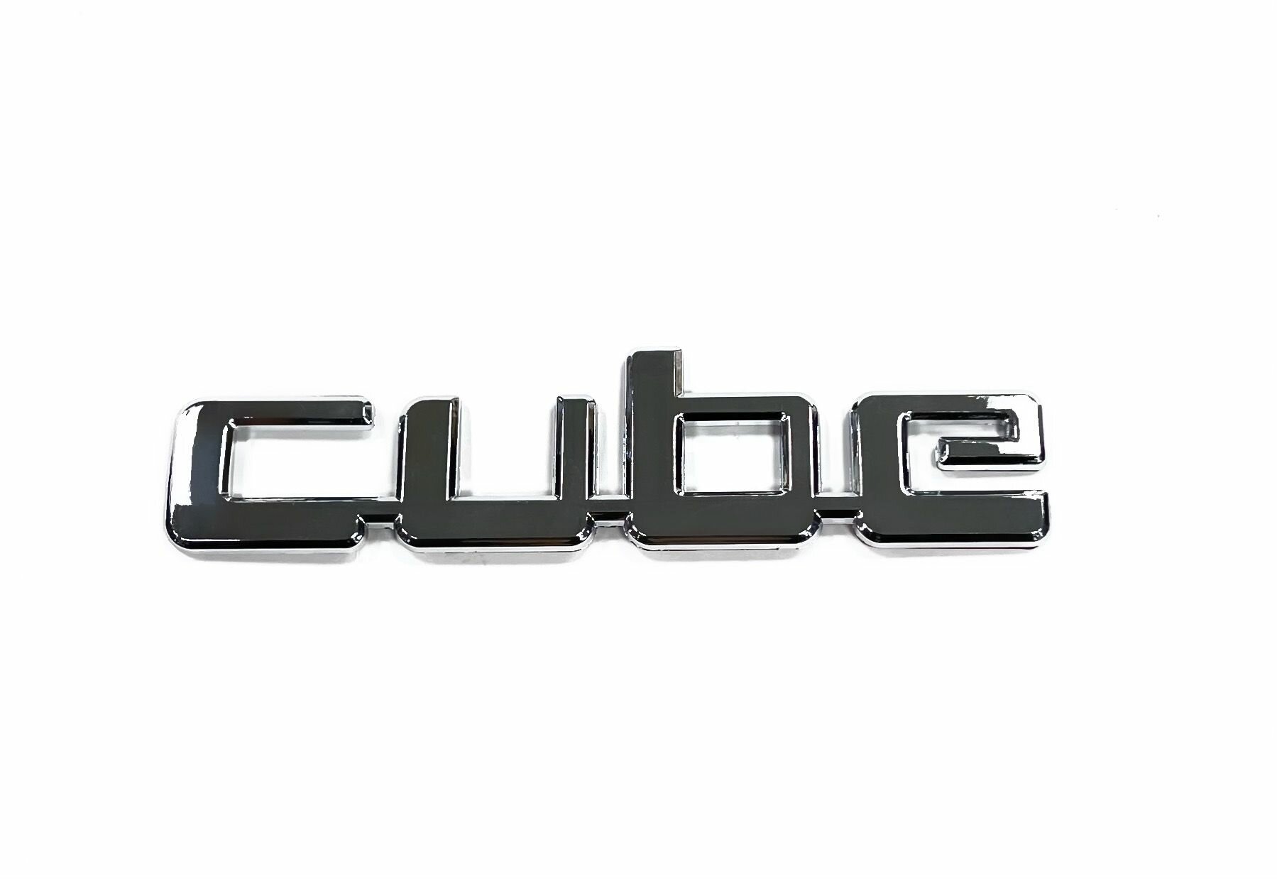 Шильдик "CUBE" на багажник авто хром (длина 17см)