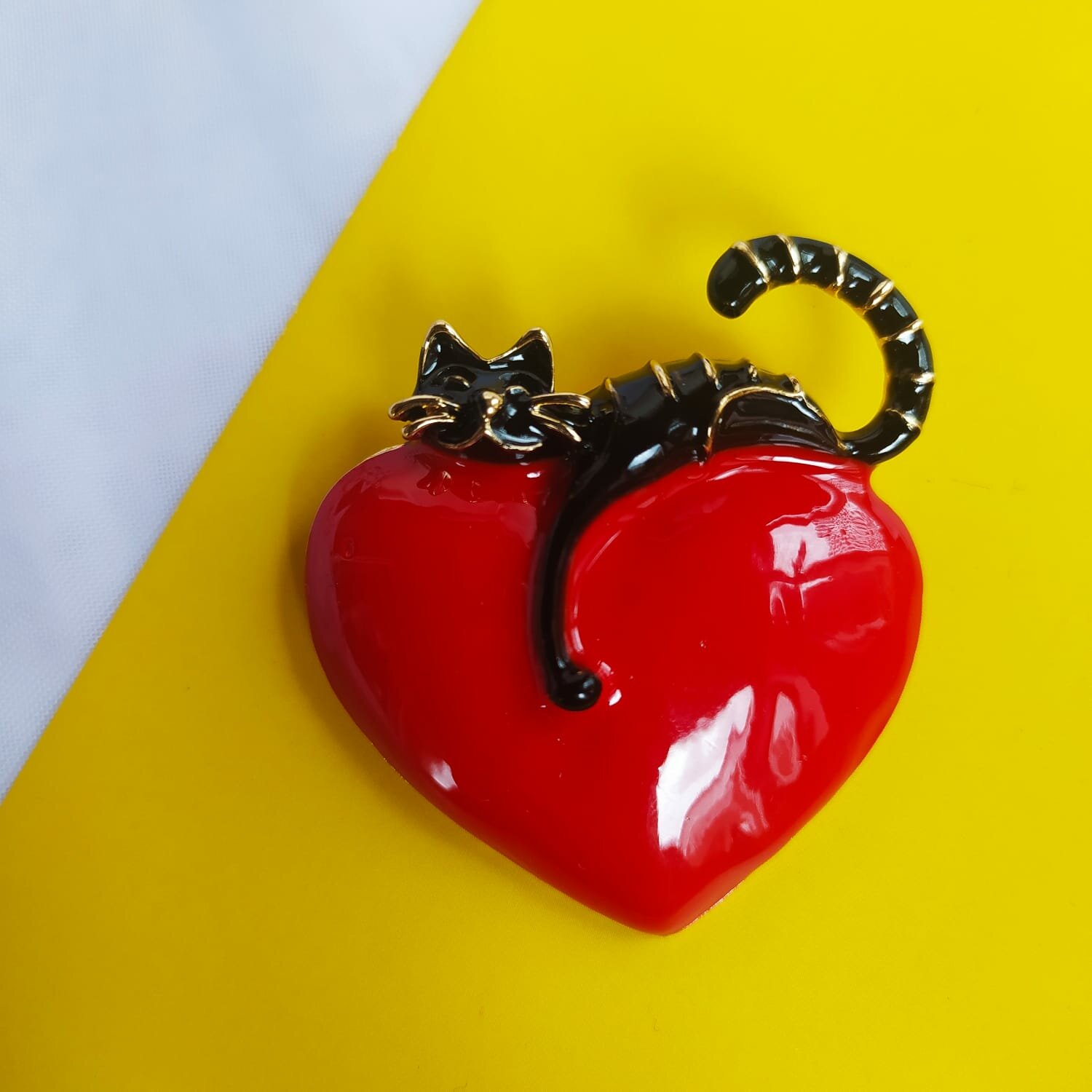 Брошь, эмаль