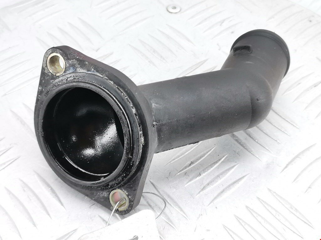 Корпус термостата Volkswagen Golf 4 06A121121C арт. 1670242