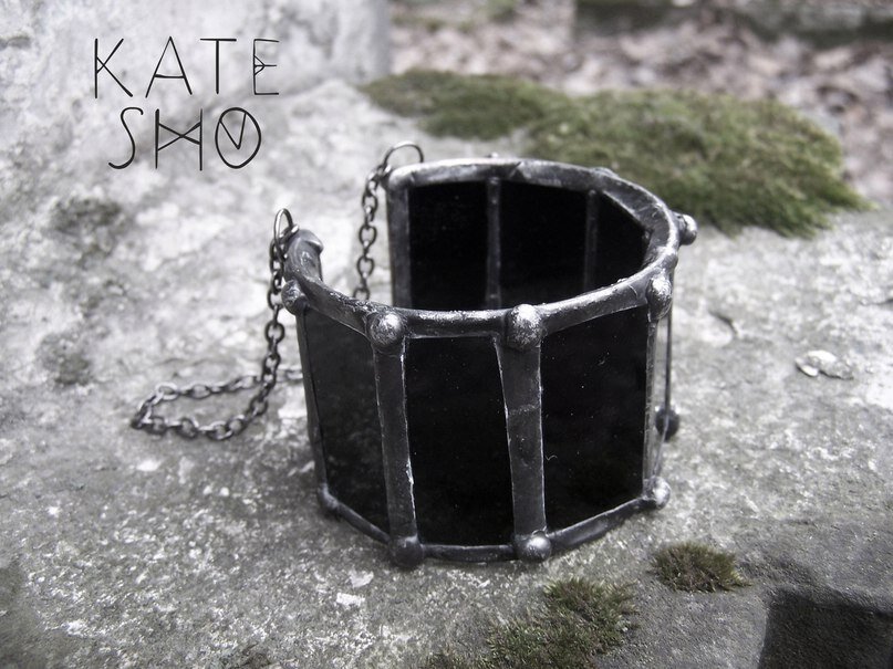 Жесткий браслет, стекло