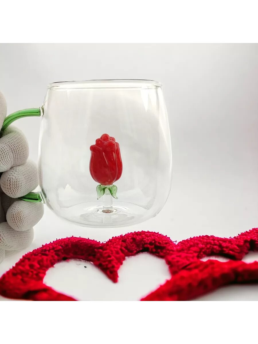 Кружка с фигуркой на дне (красная роза)