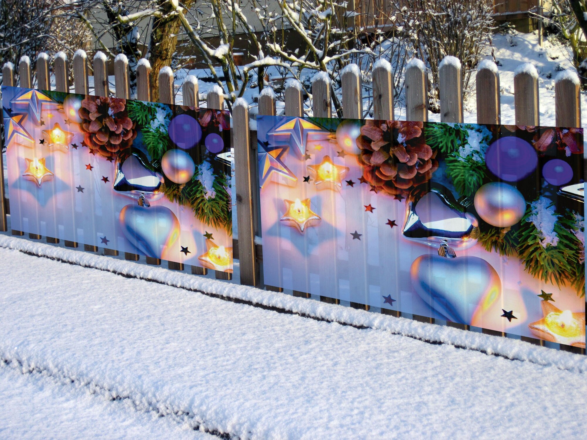 Фотосетка для забора и фасада 2,5 х 1,5 м с люверсами / Новогодние игрушки