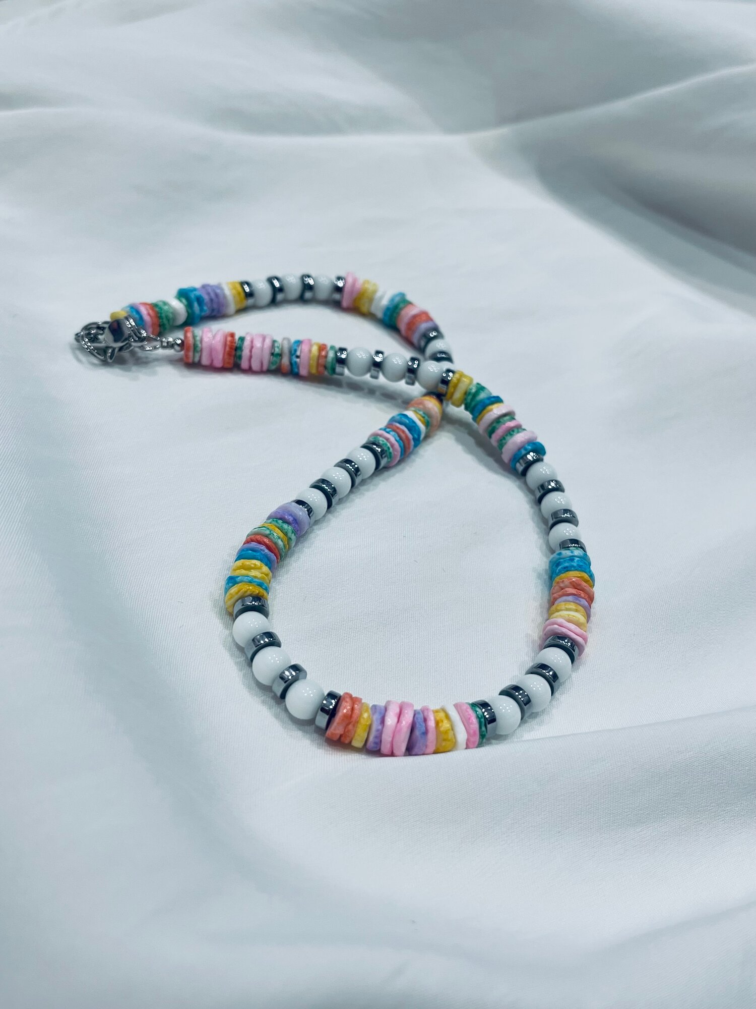 Колье Jewellery by Marina Orlova, агат, ракушка, гематит, длина 43 см, белый — фото 1