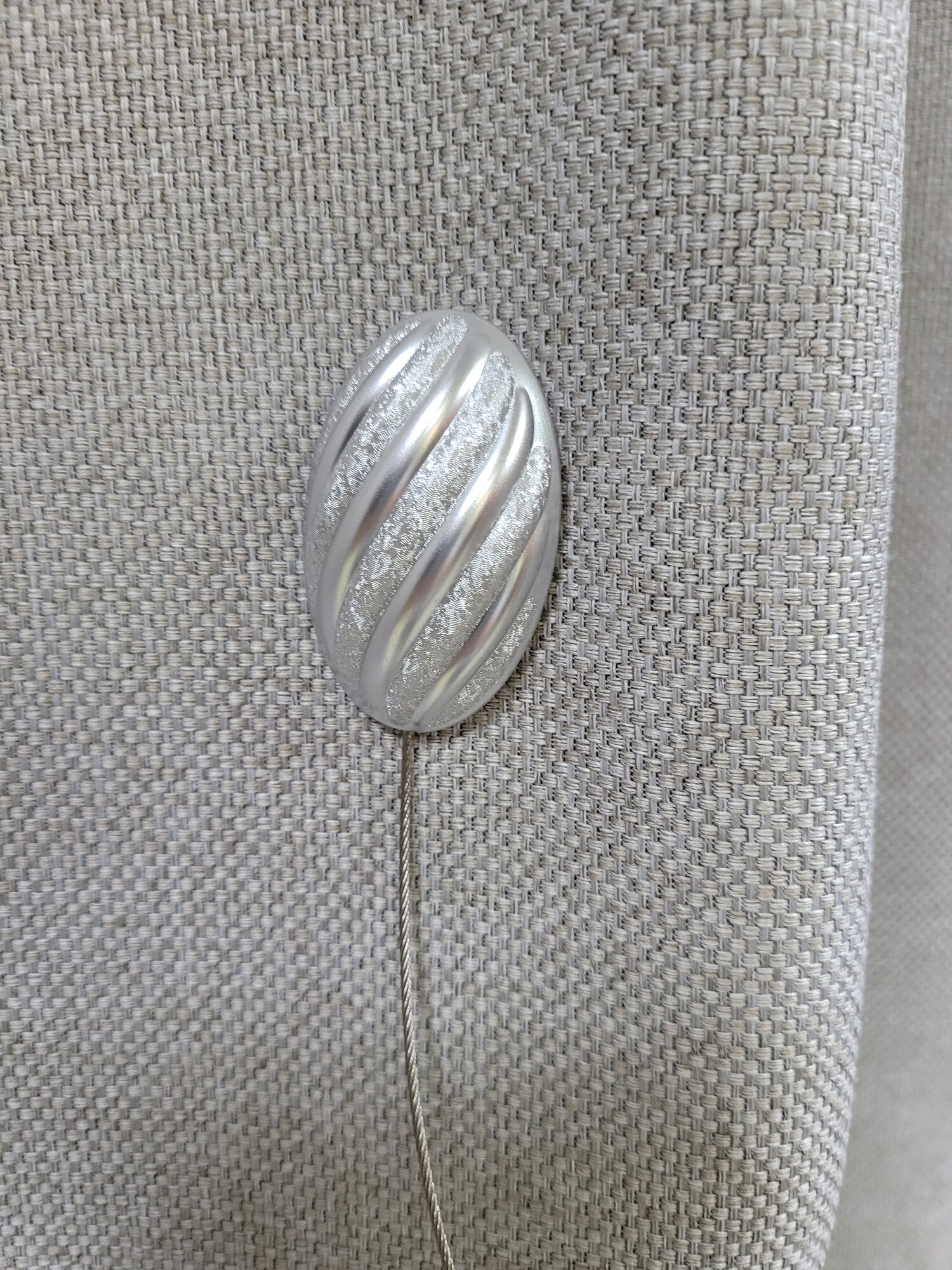 Магнит держатель для штор цвет серебристый овал волна