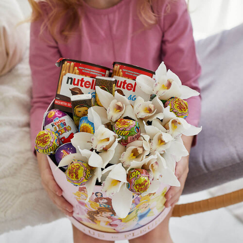 Детский букет Венера в цветах №51, орхидеи, орехи, конфеты, 25 см