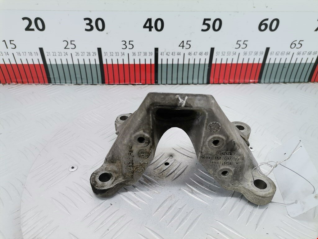 Кронштейн (крепление лапа) двигателя Audi A6 C6 4F0199308N арт. 1665620