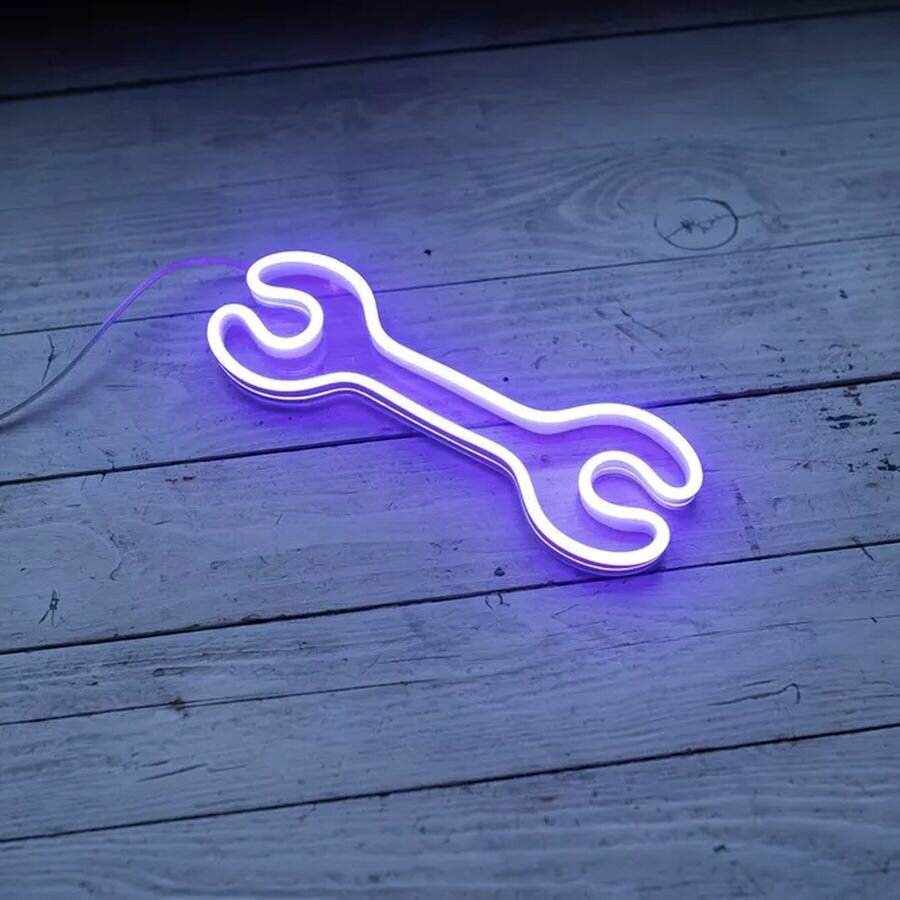 Светильник неоновый Elmarto гаечный ключ, 25х7 см, фиолетовый