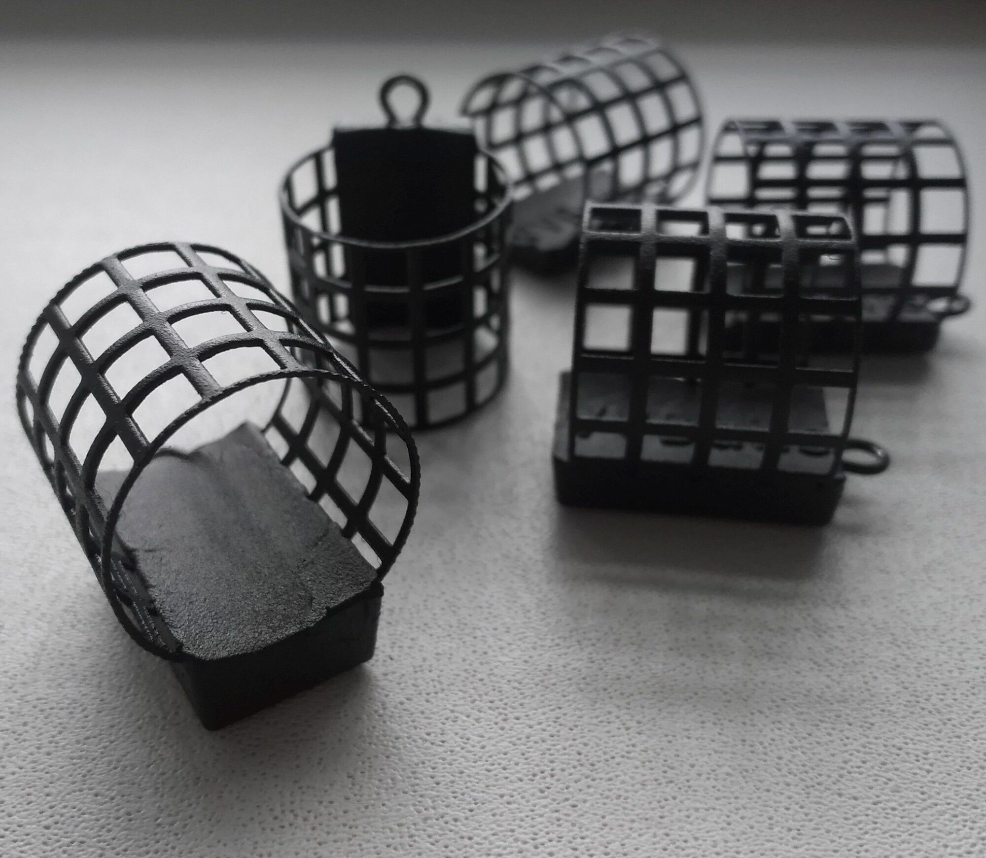 5 Кормушек круглых фидерных наперсток для зимней и летней рыбалки. Набор 20/25/30/35/40 гр. Черные.