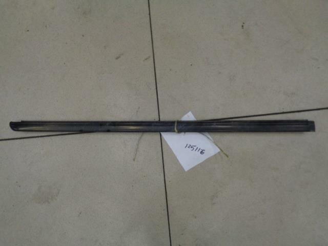 Накладка стекла переднего правого (бархотка) от Ford Escape 2000-2006