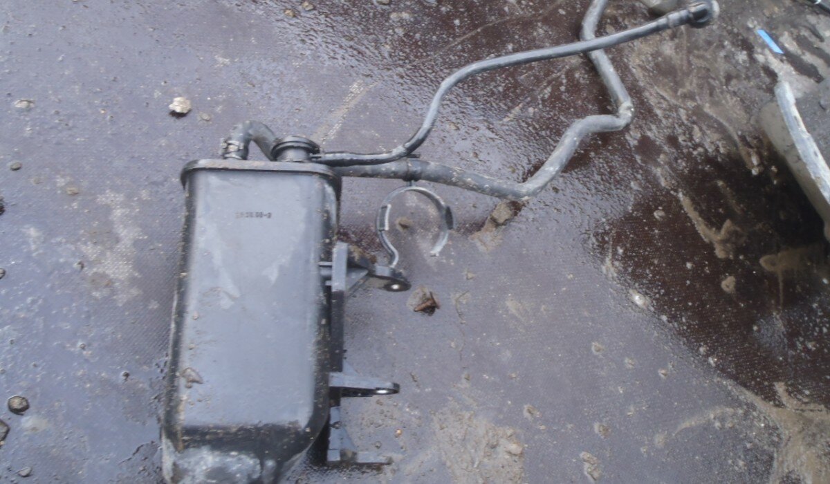 Абсорбер (фильтр угольный) Octavia (A5 1Z-) Skoda 1K0201801