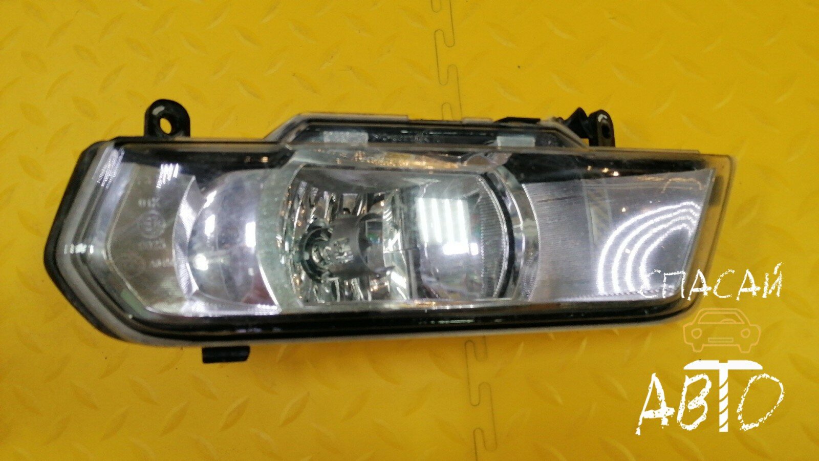 Фара противотуманная Yeti Skoda 5L0941700