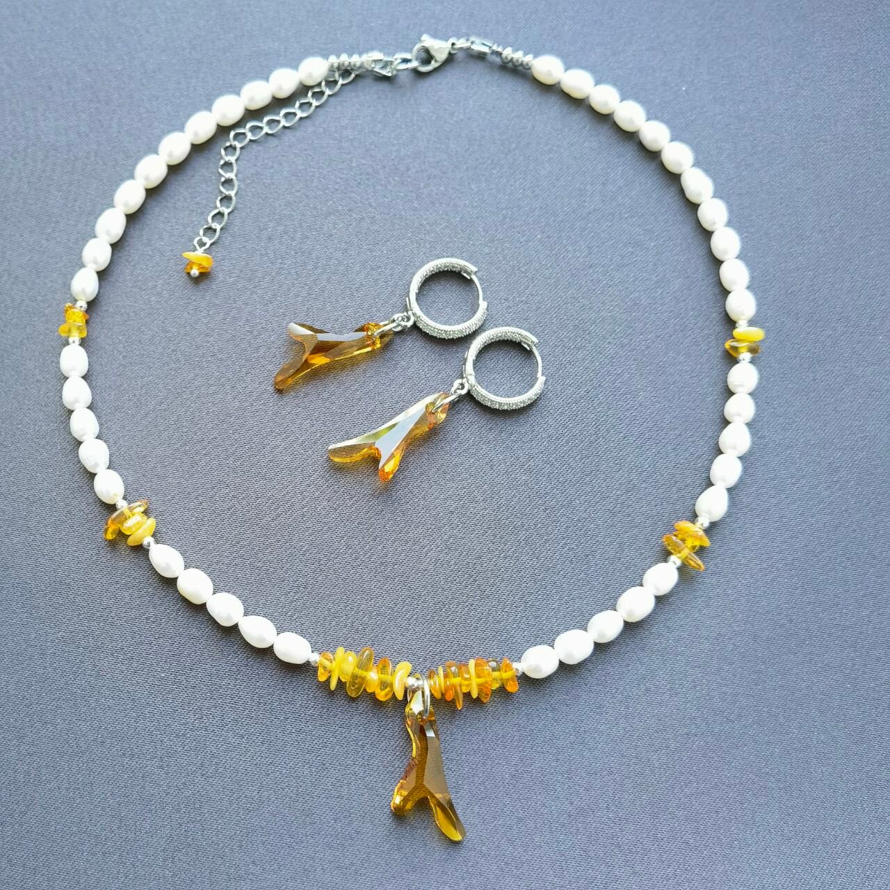 Комплект бижутерии: серьги, колье, янтарь, жемчуг культивированный