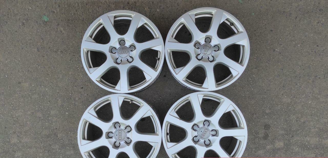 Колесные диски Audi 17x7 PCD 5x112 D66.6 ET37 (оригинал)