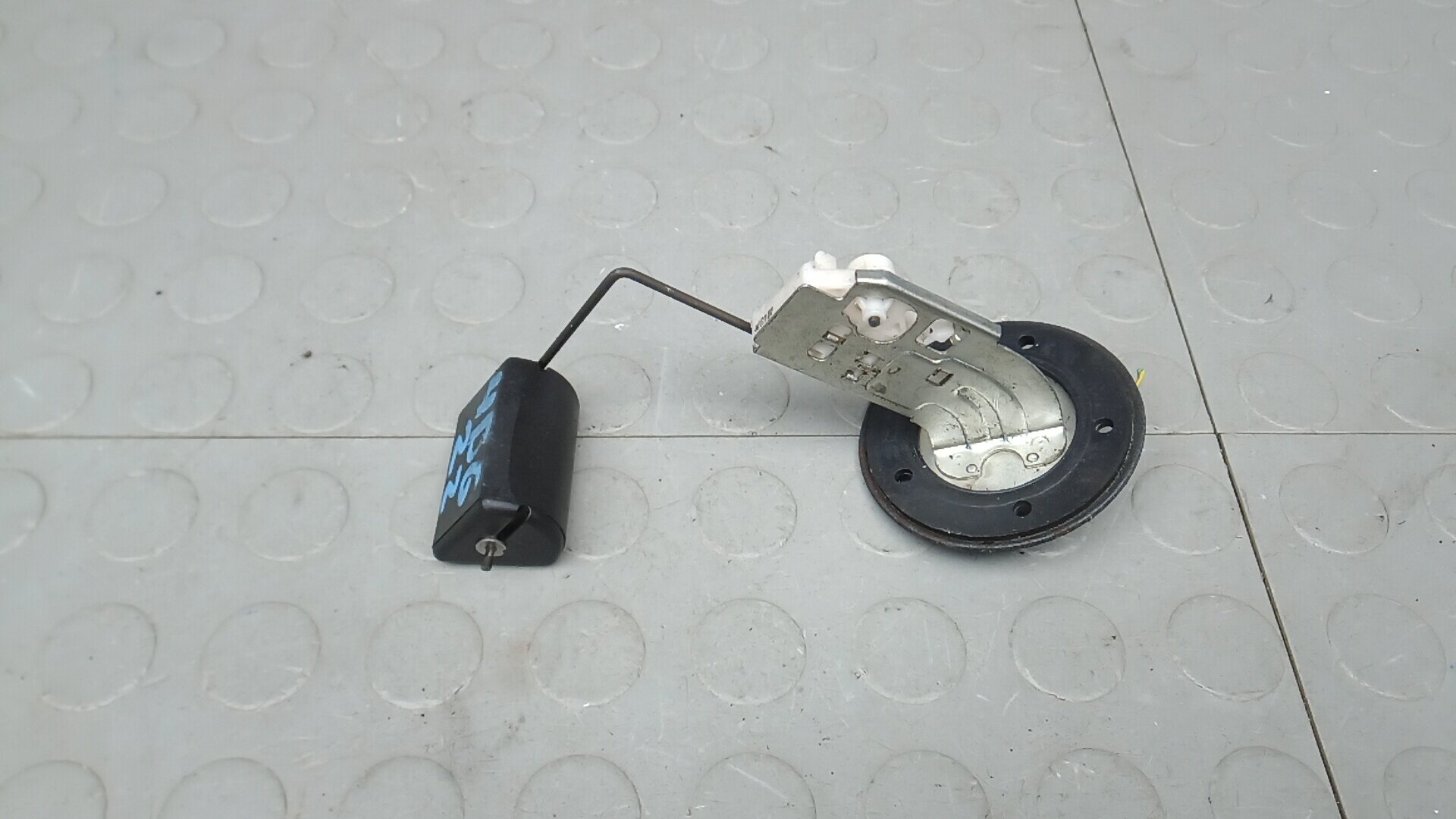 Датчик уровня топлива TOYOTA RAV 4 CA40