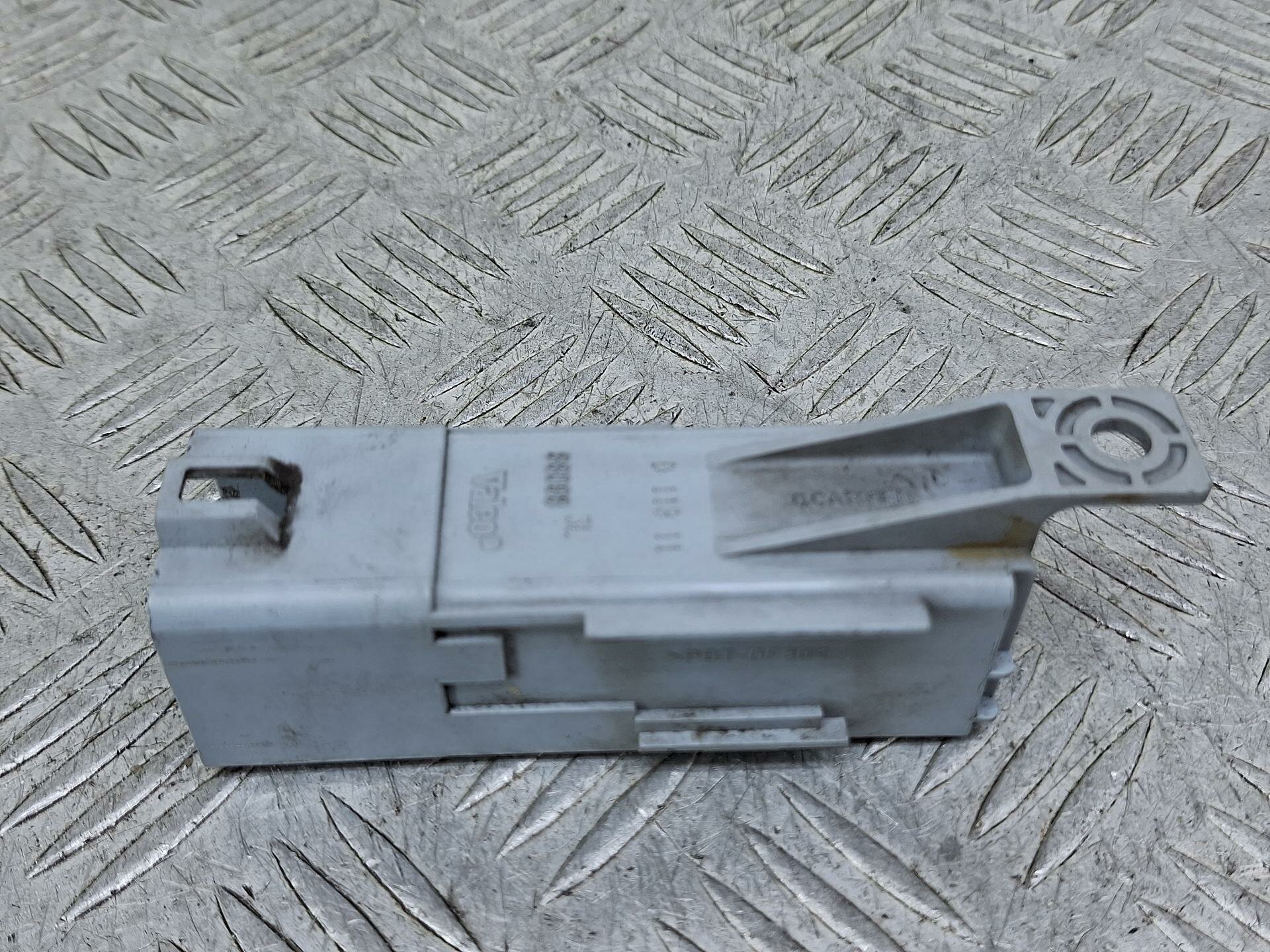 Реле электровентилятора Mercedes-Benz Sprinter W906 (2006 - 2014) 880983L