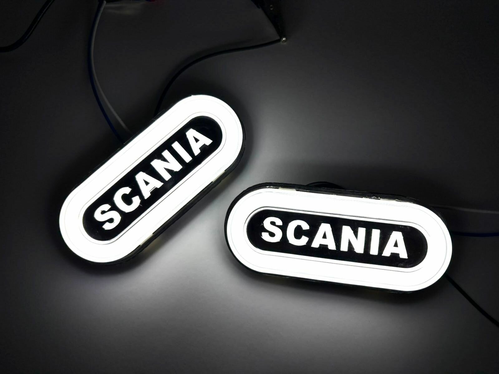 Фонари габаритные Скания белые к-т 2шт неоновые