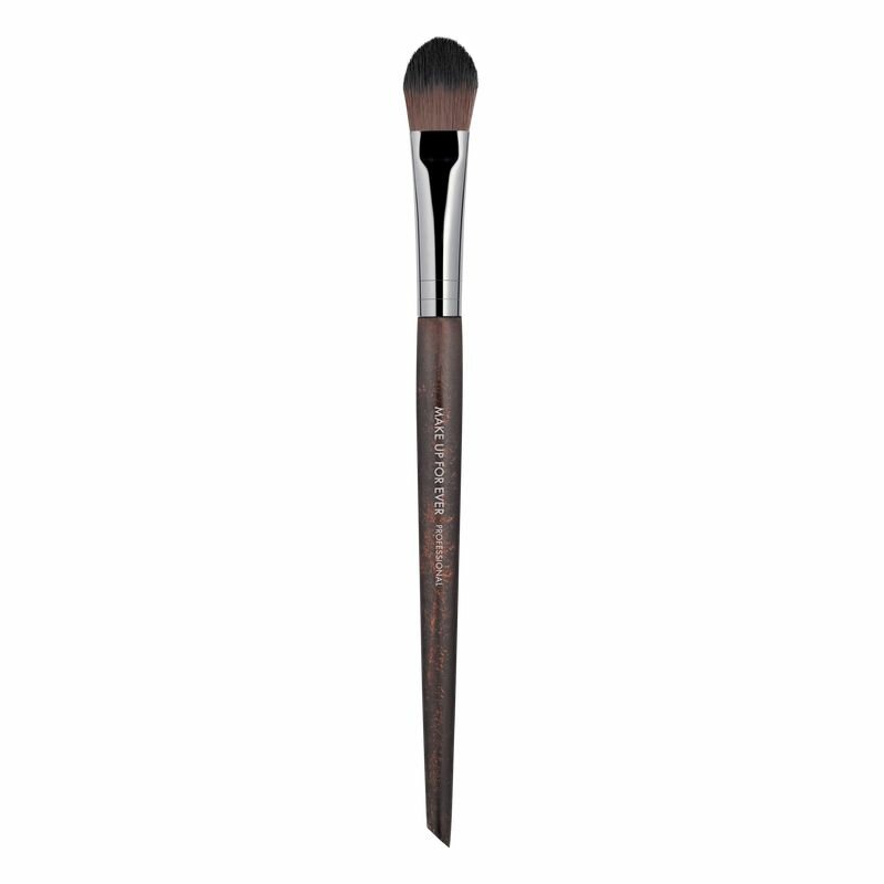 MAKE UP FOR EVER Кисть для хайлайтера Precision Highlighter Brush 144