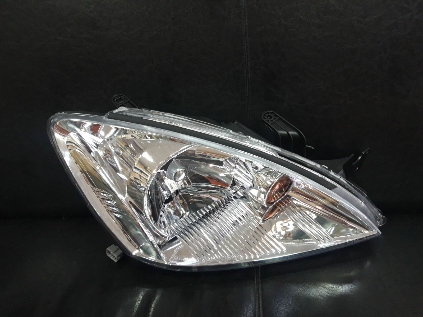 Правая фара для митсубиси ланцер 9 хром электрокорректор