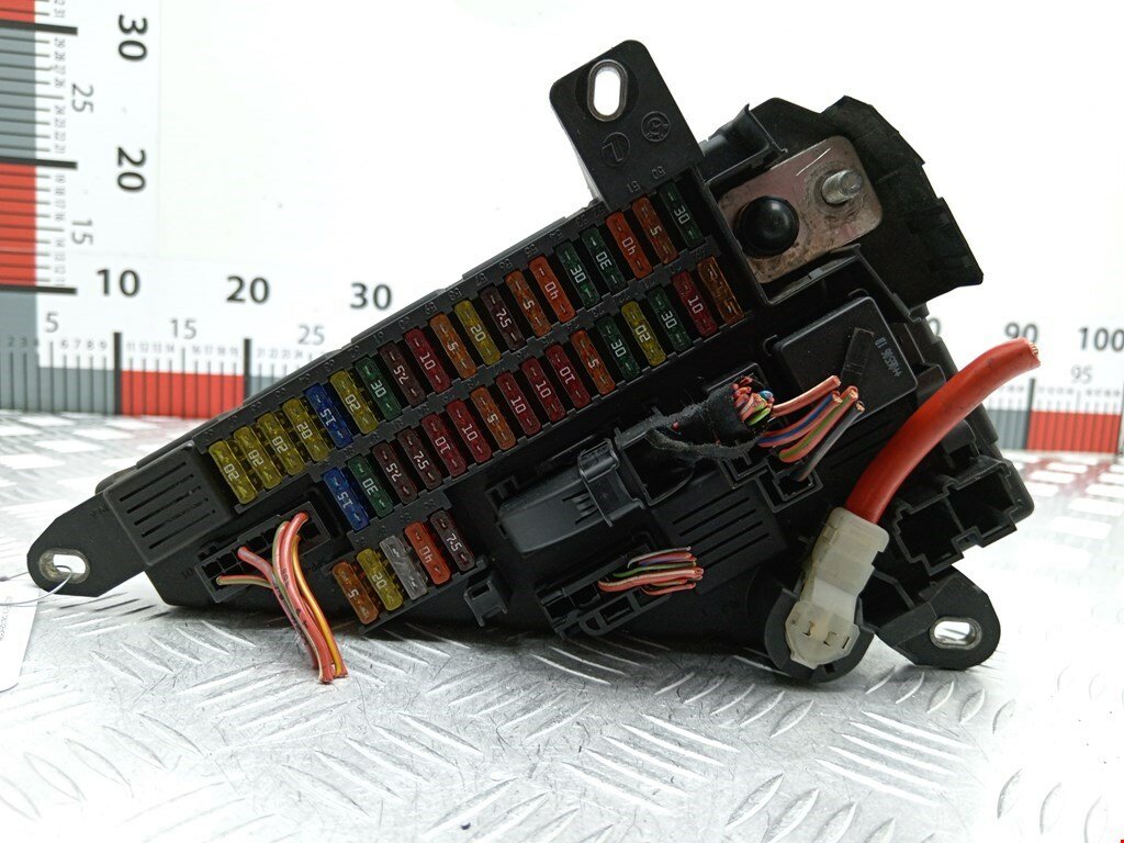 Блок предохранителей BMW 6-Series (E63/E64) 61149138830 арт. 1804218