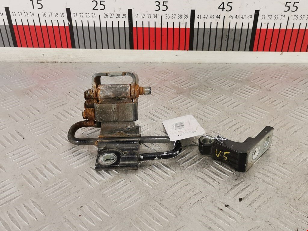 Петля двери передней правой Audi Q7 4L 8E0831412E арт. 1455099