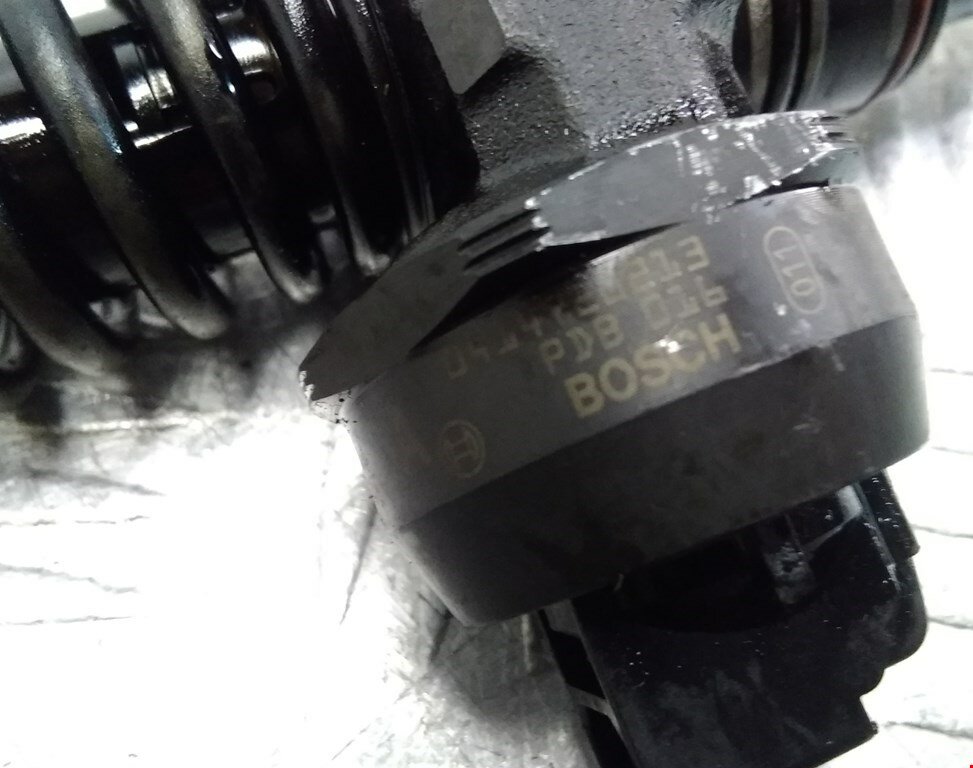 Форсунка дизельная электрическая Volkswagen Polo 4 038130073AG арт. 819677