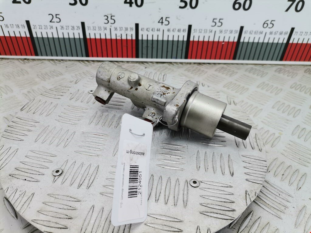 Цилиндр тормозной главный Ford C-MAX 1 арт. 2124051