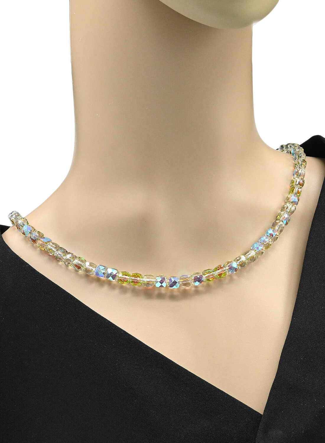 Бусы, циркон