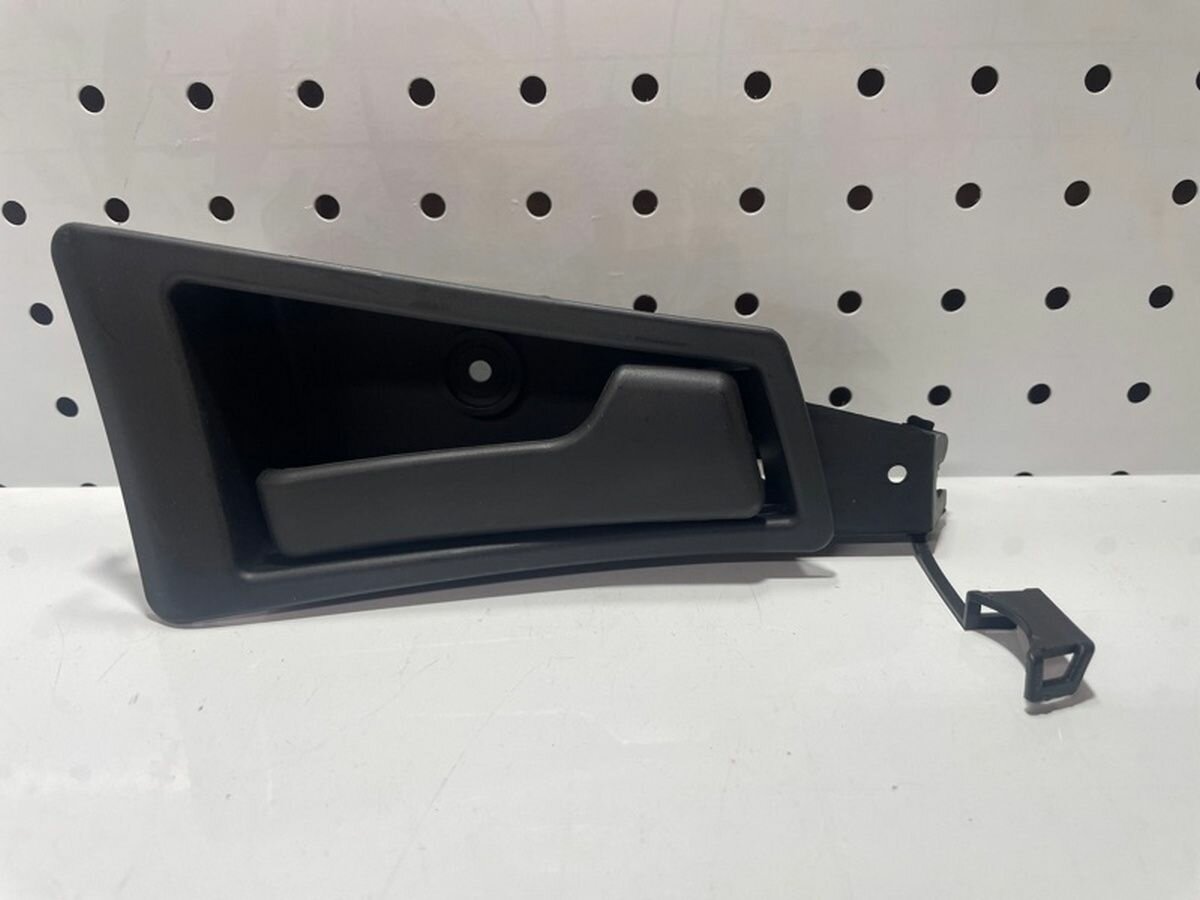 Ручка двери внутренняя правая MAN TGA/TGL/TGM (МАН ТГА ТГЛ ТГМ)