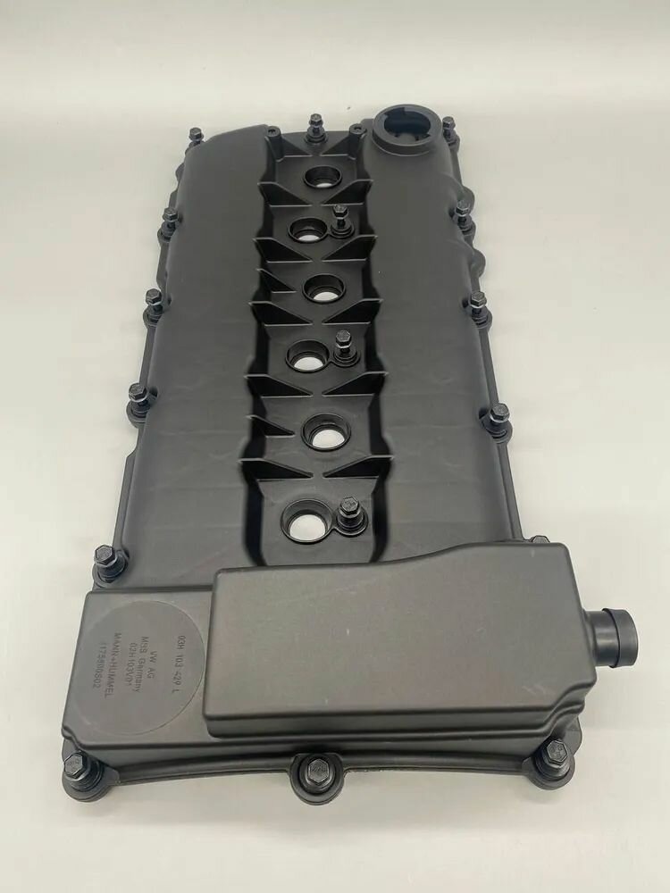 Крышка клапанов (VW/Audi/Skoda/Seat) 03H103429L