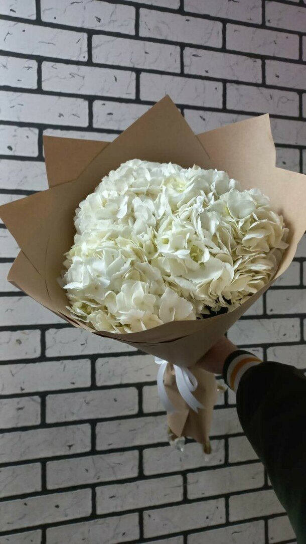 Букет Well Flowers "Шикарные гортензии", круглый, XXL, 3 шт, 50 см, букет свежих цветов