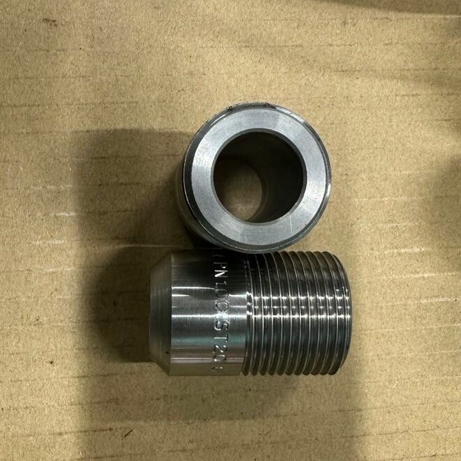 10.020 Резьба. Штуцер приварной. Сталь 20 G1 L50. Комплект 2шт.