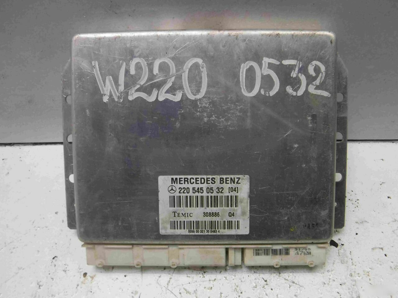 Блок управления подвеской Mercedes-Benz S-класс W220 (1998—2005) 2205450532