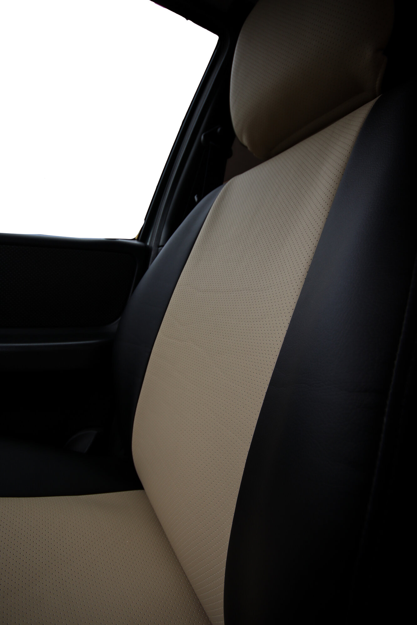 Авточехлы оригинальные для Renault Duster I (цел спинка) рестайлинг (2015-21г) Экокожа Бежевая/Черная