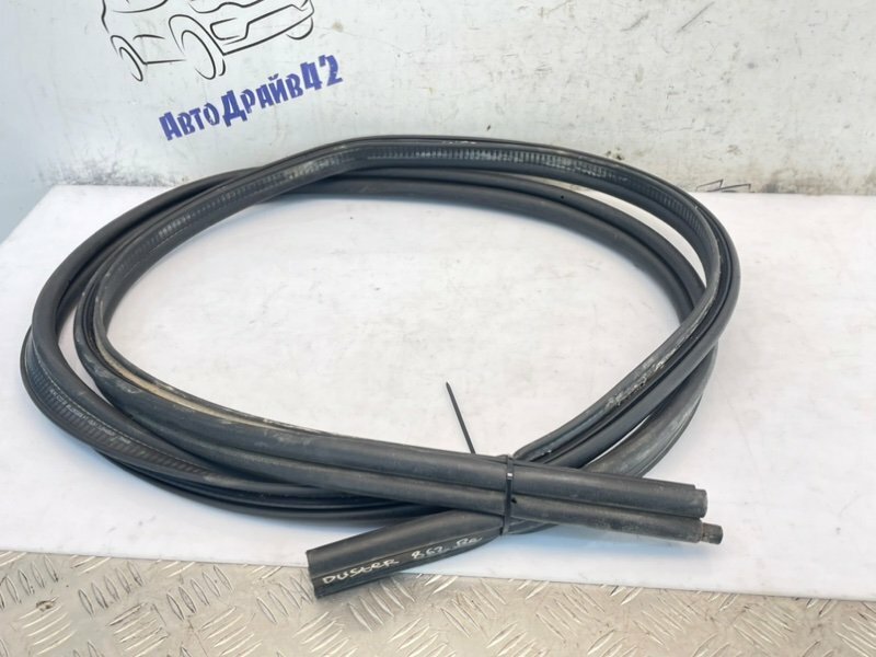Б/У уплотнитель проема двери Renault Duster 2012 HSM F4RA400 Задн. 56165 RENAULT арт. 908306776R