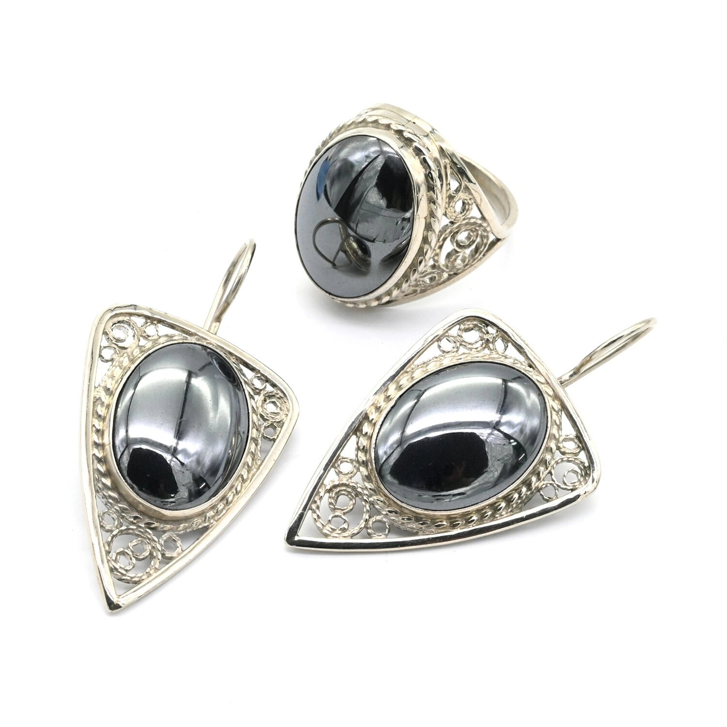 Комплект бижутерии: серьги, кольцо, гематит