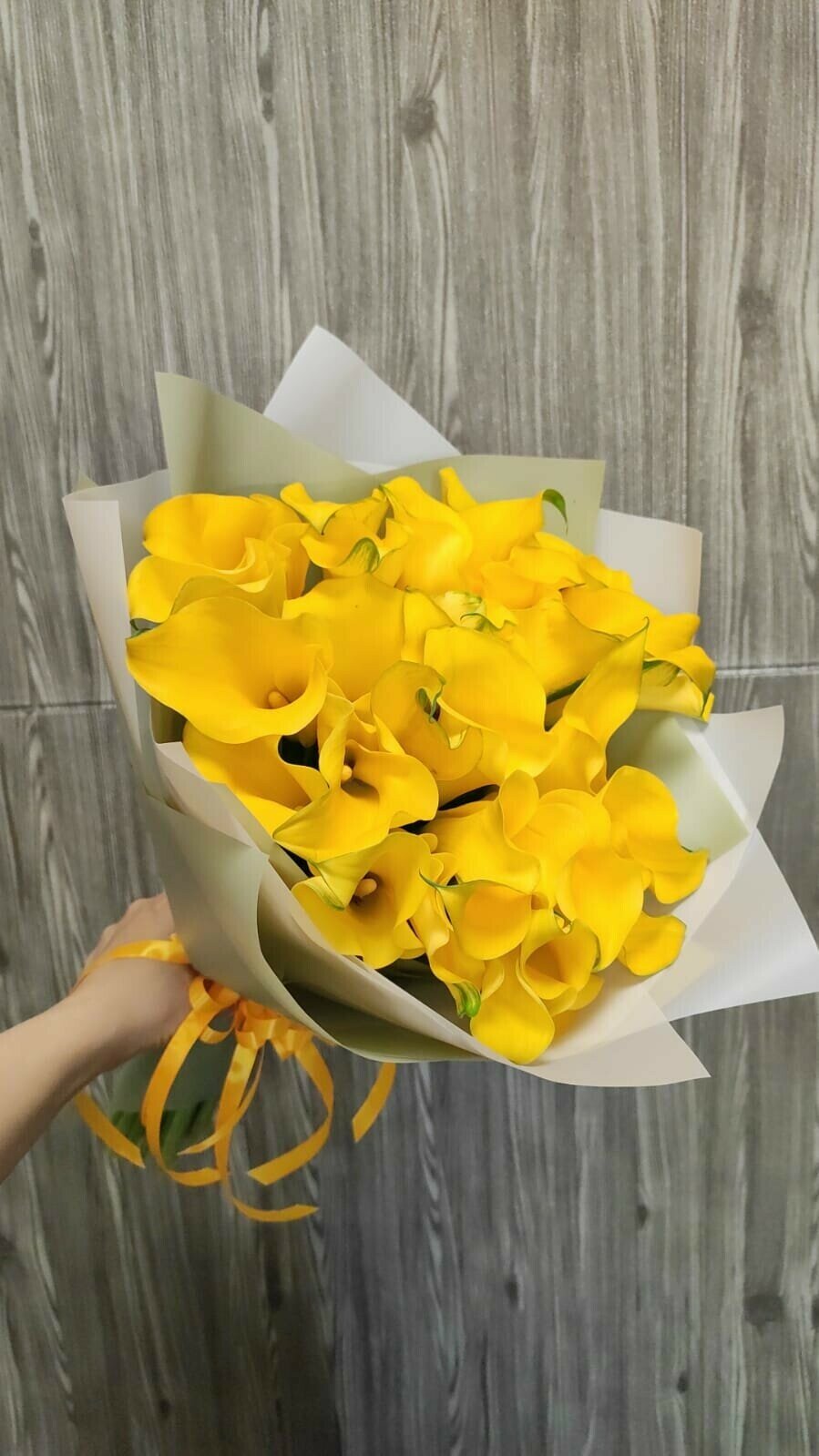 Букет из желтых калл 29 штук, солнечный букет, премиум качества